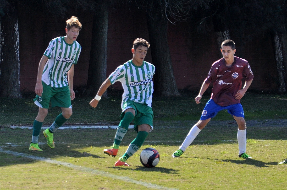 Pedro Bitencourt é convocado pela terceira vez para a Seleção Sub-15 ...