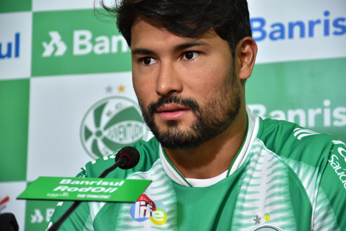 Pedro Ken é apresentado oficialmente no Jaconi - Juventude